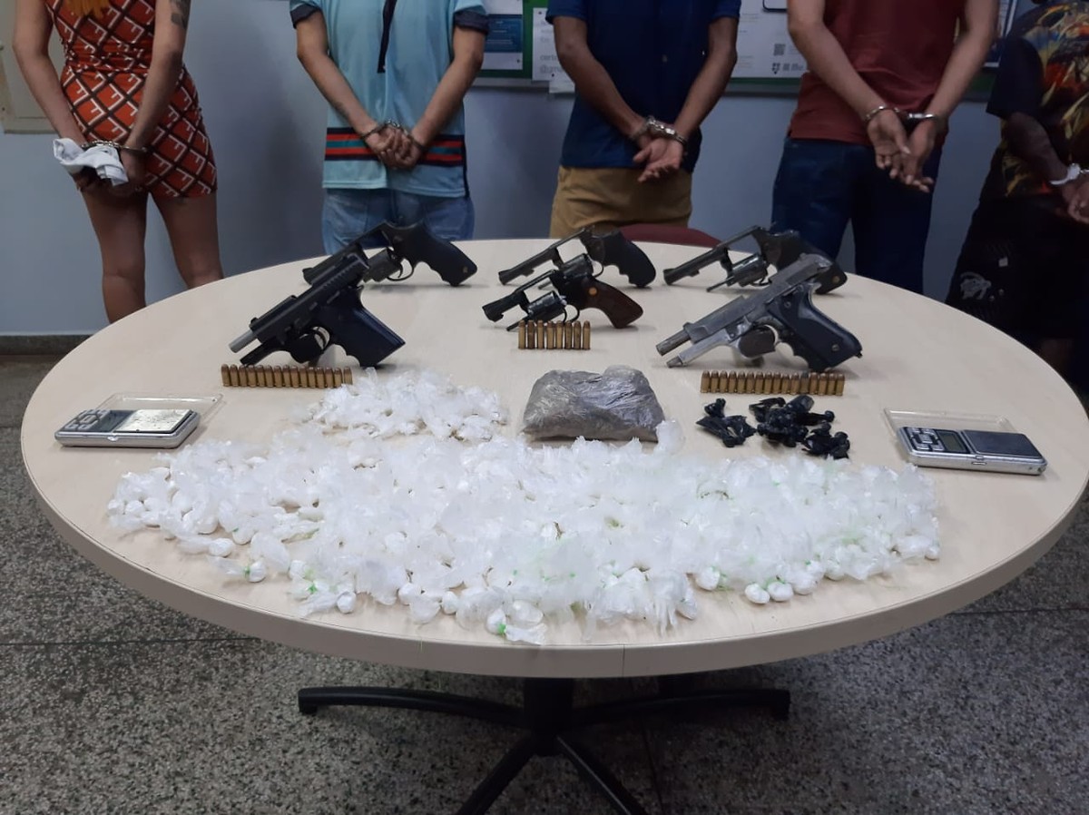 Cinco Pessoas São Presas Por Tráfico De Drogas Após Operação Policial