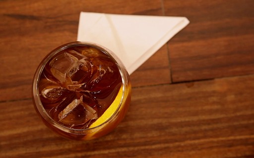 Drinks com café: aprenda a preparar o coffee cocktail - GQ | Drinks