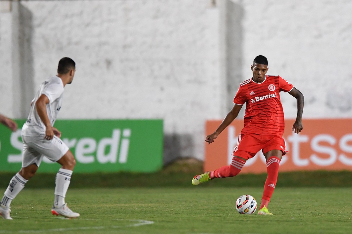 Após estreia pelo profissional, Matheus Dias reforça time sub-20 do ...