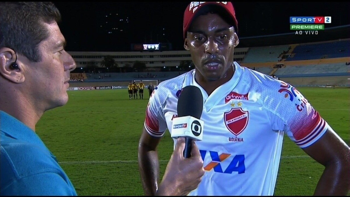Alex Henrique lamenta chance perdida nos acréscimos: "Me estiquei todo ...