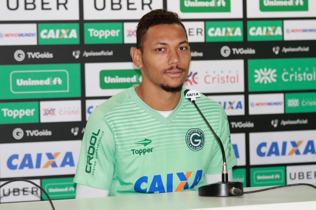 Em alta, Alex Silva deixa fase do Criciúma de lado e espera jogo ...