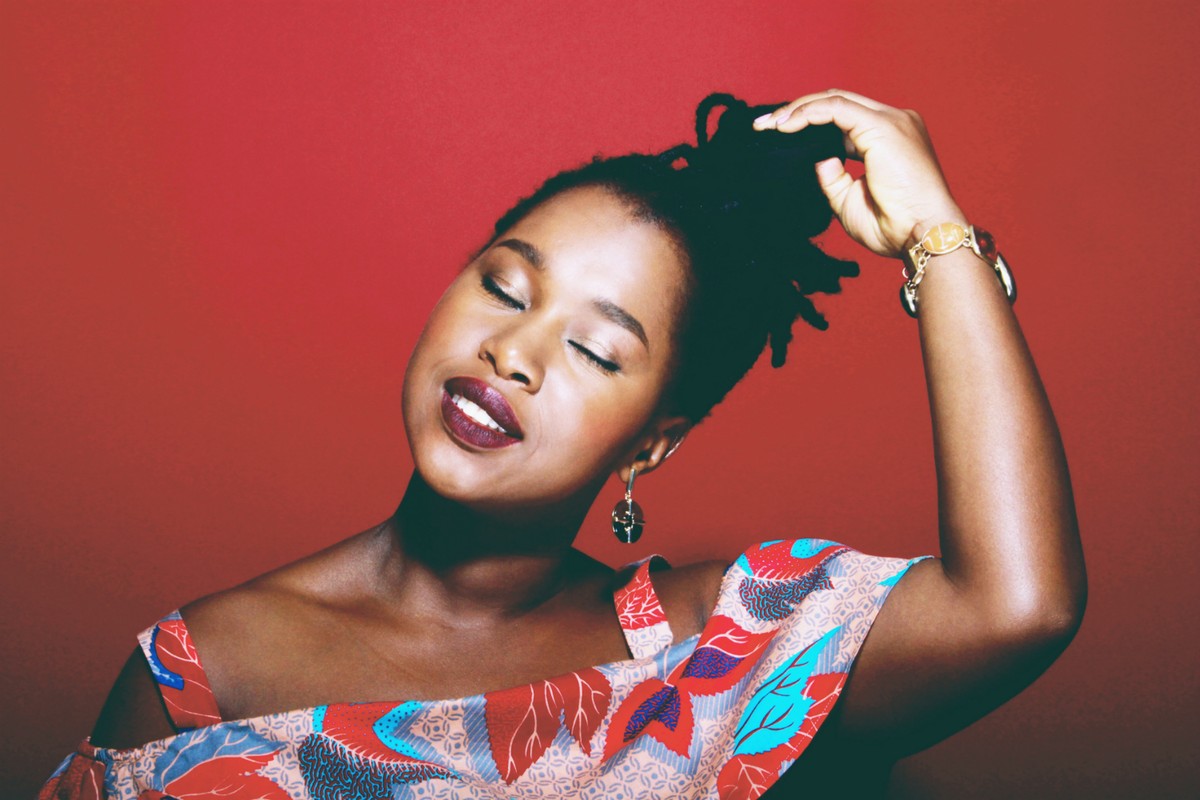 Cantora Elida Almeida retrata tradições e problemas sociais de Cabo ...