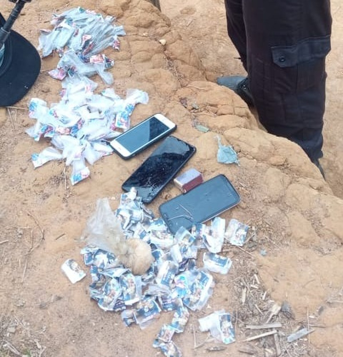 Troca De Tiros Com A Pm Termina Com Suspeito Baleado E Outro Preso Em