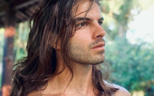 Daniel Blanco surge com cabelos longos e fãs pedem remake de 'Uga-Uga ...