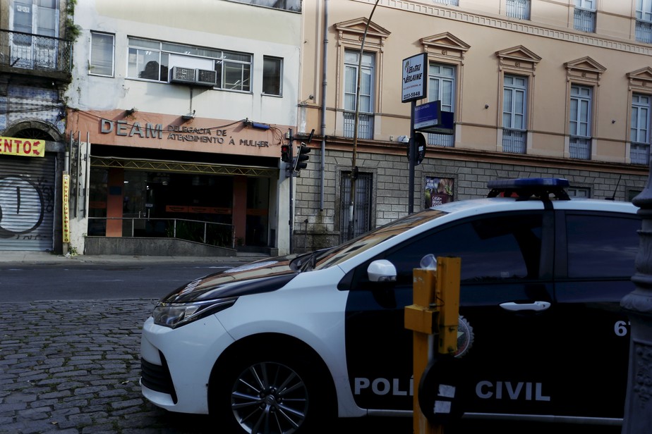 Governo do estado exonera policial da Deam preso por receber propina