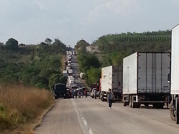 G1 - BR-010, no Pará, volta a ser interditada por manifestantes ...