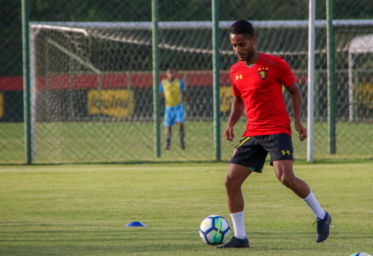 Com carreira no México, Mateus não vê problema de readaptação no Sport ...