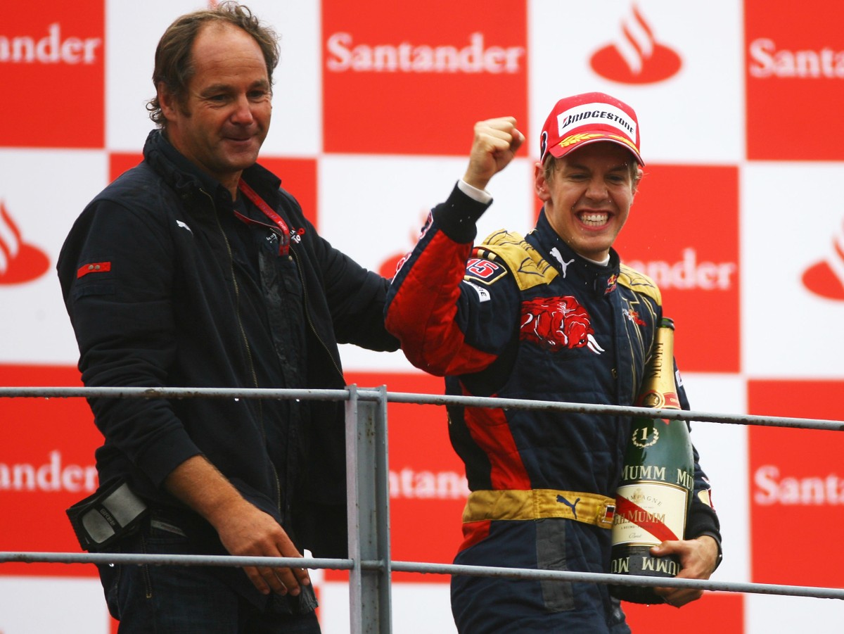 Gerhard Berger chegou a ter metade da STR e levou equipe a bater RBR ...