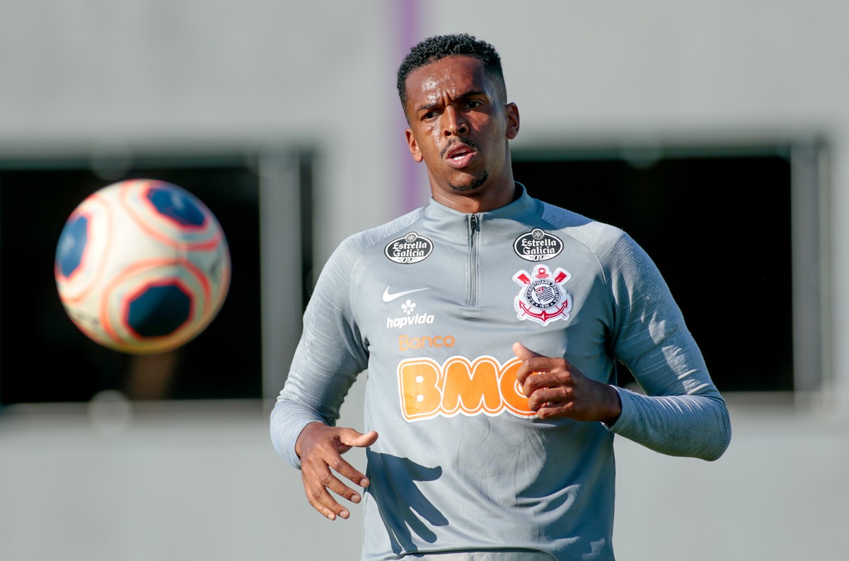 Corinthians espera regularização de Jô e pagamento de Cantillo para a ...