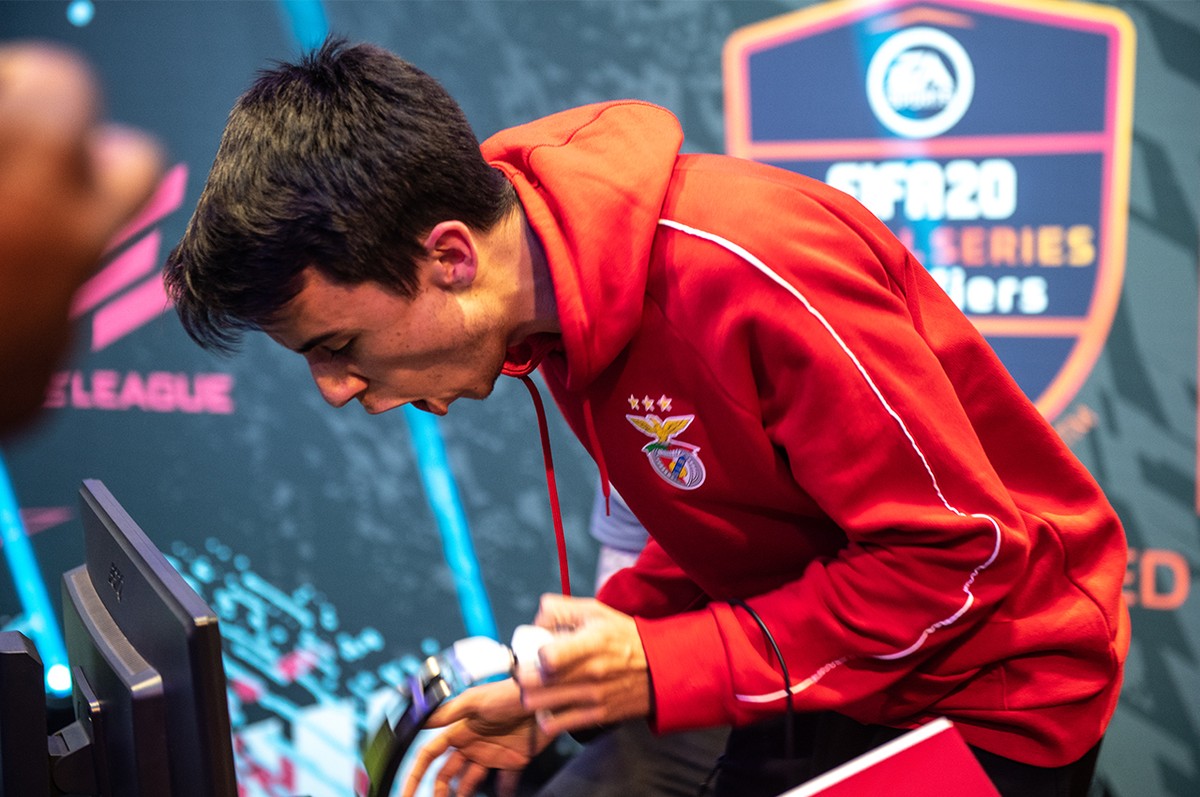 FIFA 21: Zezinho anuncia saída do Benfica | fifa | ge