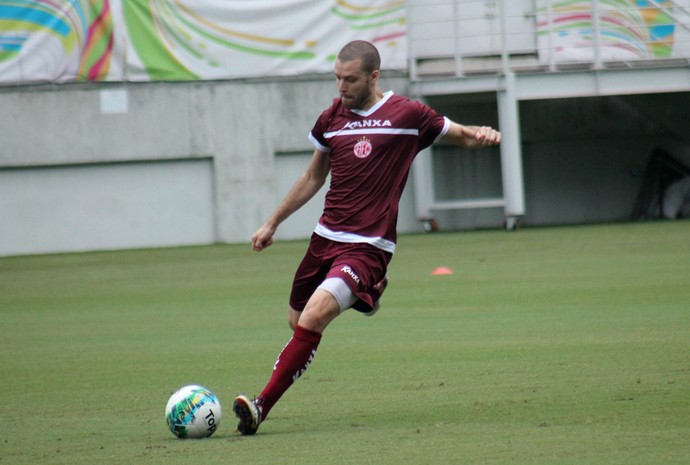 "A gordurinha acabou", alerta volante do América-RN sobre briga pelo G-4