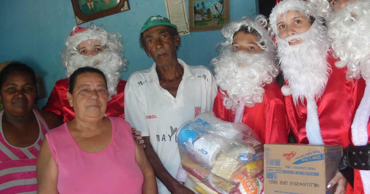 G1 - Voluntários transformam o Natal de pessoas carentes em Fabriciano ...