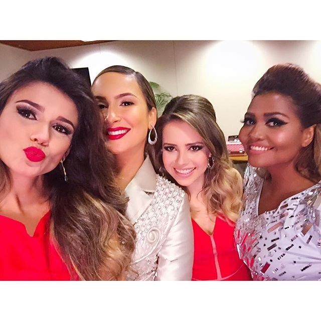 Quarteto fantástico! Paula Fernandes, Claudia Leitte, Sandy e Gaby ...