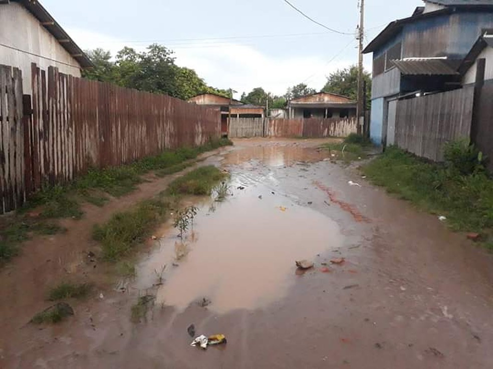 Com Obras Paradas Moradores Reclamam De Ruas Esburacadas E Com Lama No