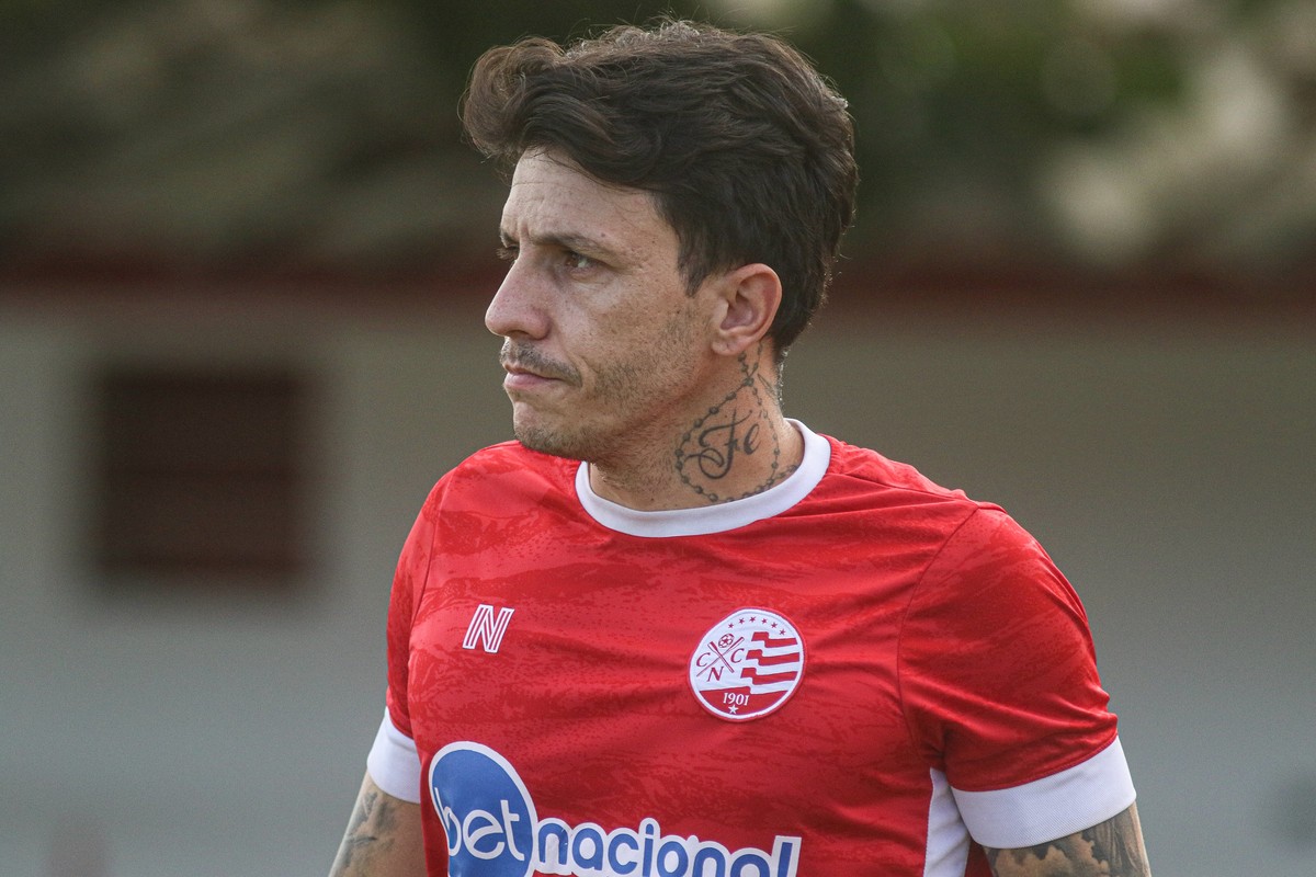 Jean Carlos deve seguir fora, e Camutanga volta aos treinos no Náutico ...