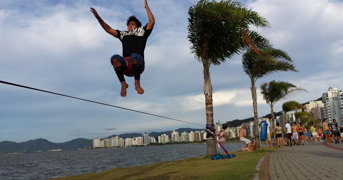 G1 - Praias e parques são opções para prática do slackline na Ilha de ...