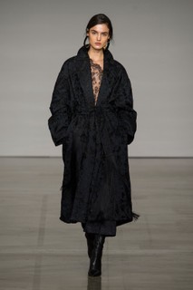 Zimmermann aposta em inverno esportivo - Vogue | Desfiles