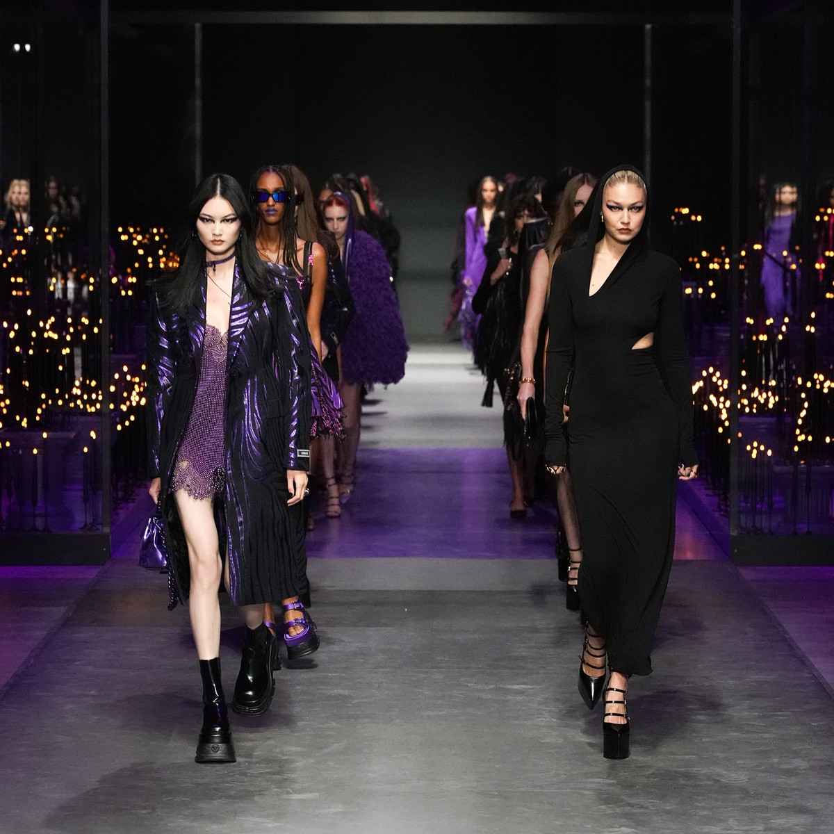 Versace | Milão | Verão 2023 | Desfiles | Vogue