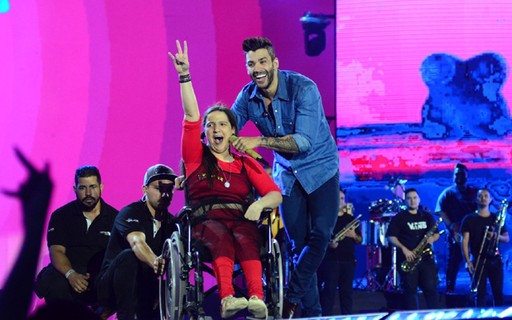 Gusttavo Lima passa mal após show no Festeja e adia agenda - Quem ... Gusttavo Lima passa mal após show no Festeja e adia agenda - Quem ...