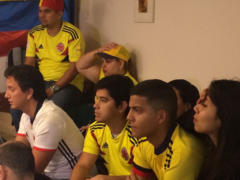 Colombianos se reúnem na Zona Sul do Rio para torcer na estreia da ...