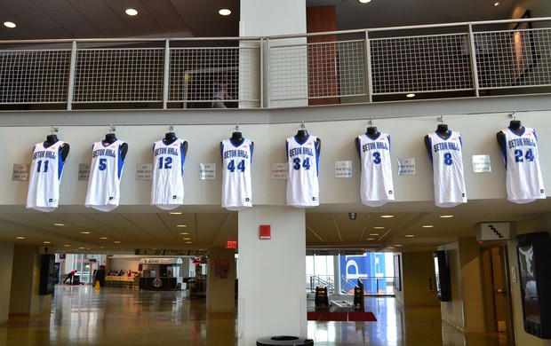 Palco do UFC 169, Prudential Center é templo do hóquei no gelo. Veja ...
