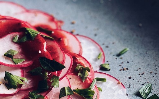 Receita: rabanetes marinados com molho de amora e mostarda dijon - Casa ...