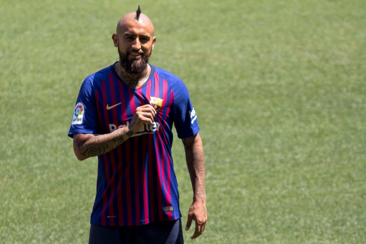 Com fome de título, Vidal é apresentado no Barça: "Objetivo é ganhar a ...