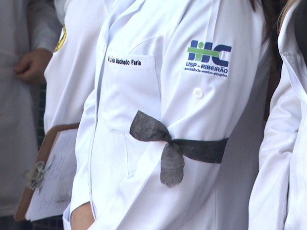 G1 - Residentes do Hospital das Clínicas de Ribeirão fazem paralisação ...
