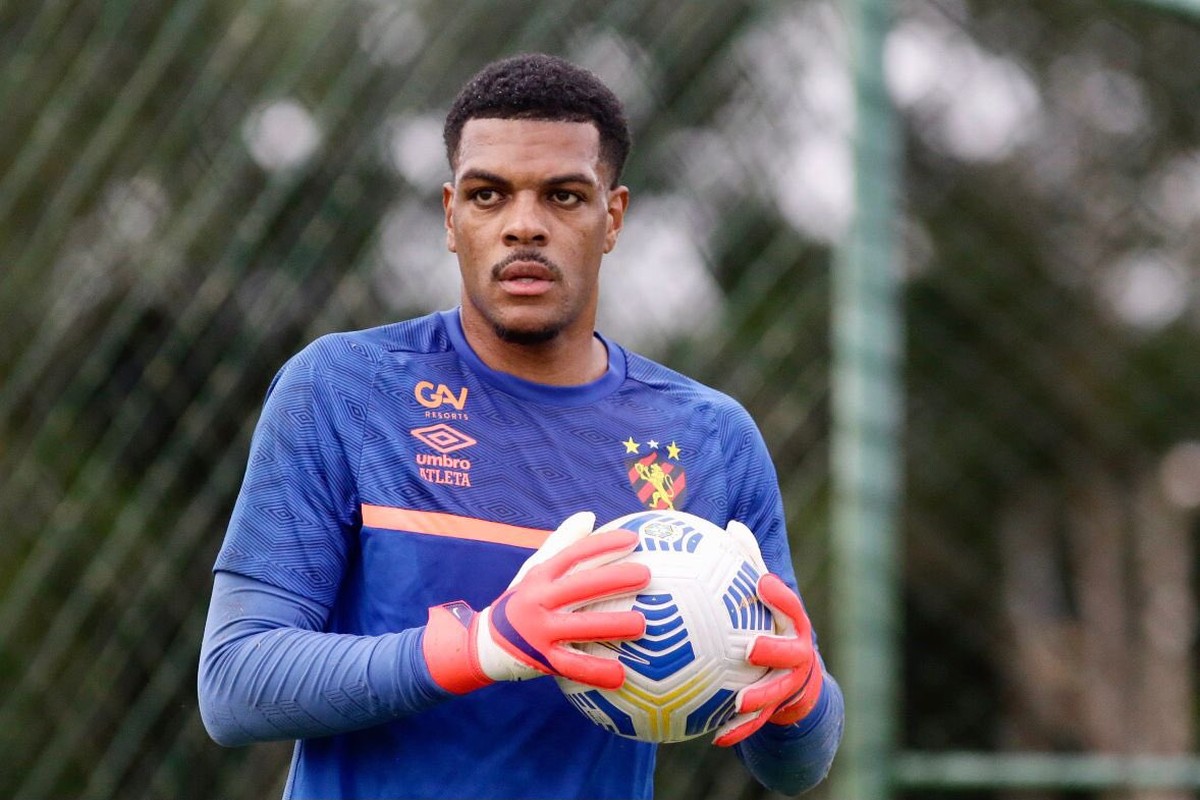 Sem estrear por erro em inscrição, goleiro Saulo aparece no BID com ...