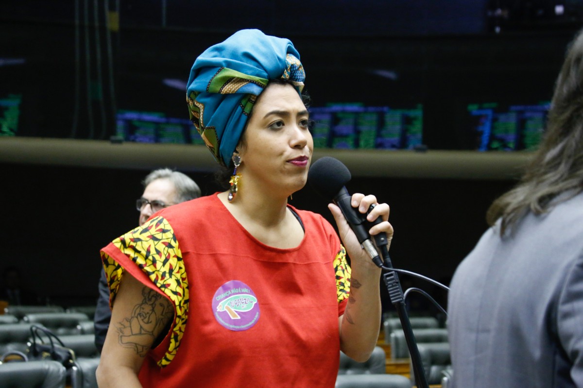 Por unanimidade, PSOL aprova Talíria Petrone como pré-candidata a ...