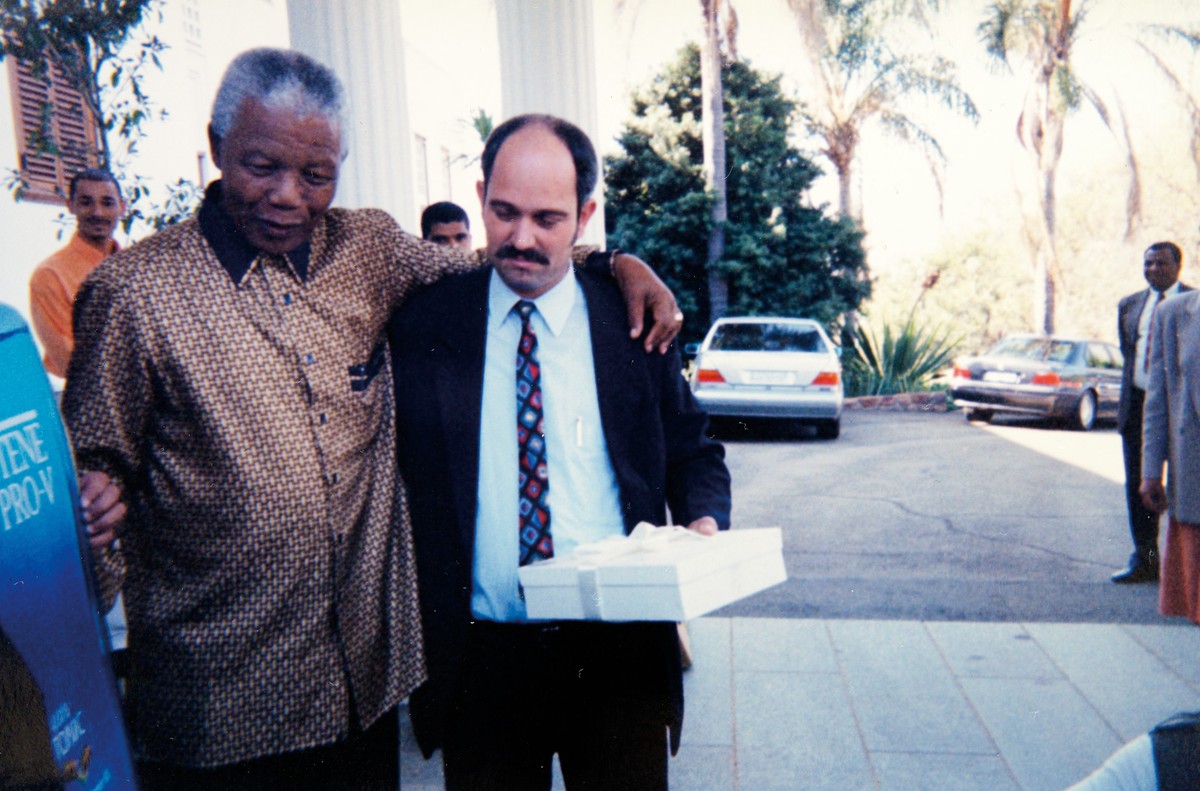 A amizade de Nelson Mandela com o homem branco que foi seu carcereiro ...