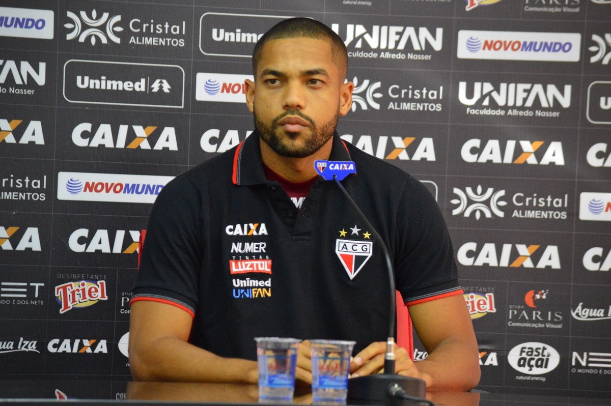 Lucas Rocha celebra gol na estreia e quer Atlético-GO forte no Goianão ...