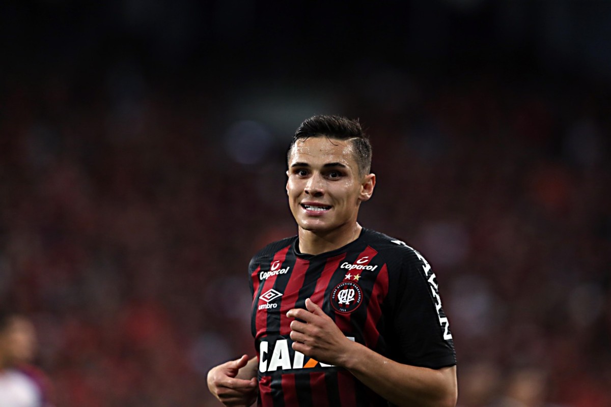 Veja como o Athletico ajudou Veiga a dar volta por cima no Palmeiras ...