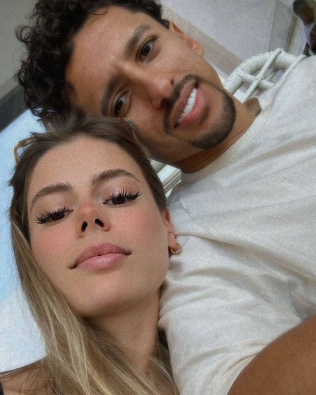 Carol Cabrino posa com Marquinhos e escreve mensagem de apoio: 'Unindo ...