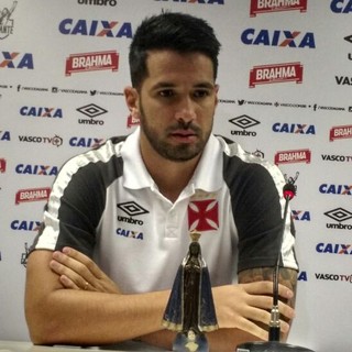 Palmeiras faz consulta ao Vasco e mostra interesse por zagueiro Luan