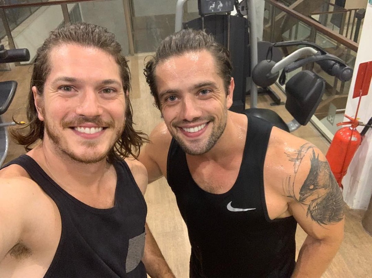 Caio Paduan e Rafael Cardoso combinam look e penteado na academia ...