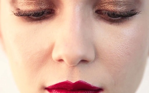 Especial Beleza: aprenda a fazer um look com boca vermelha - Revista ...