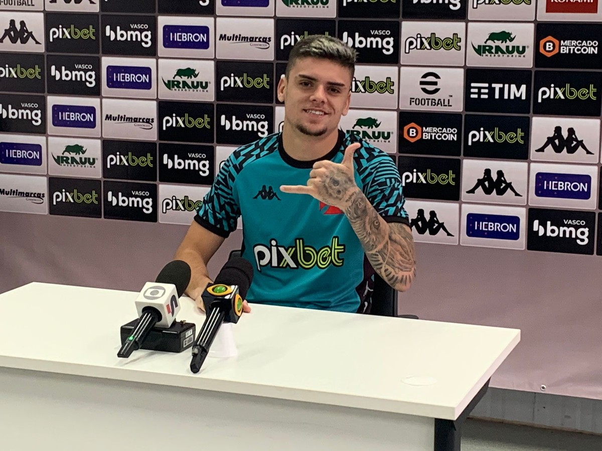 Em campo do início ao fim, Gabriel Pec nota evolução física no Vasco ...