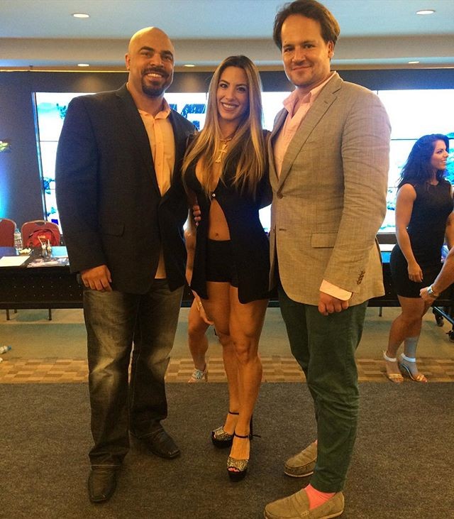 Michelly Crisfepe mostra corpo em forma com look revelador - Quem ...