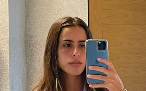 Ana Morais mostra look verão e bronzeado em selfie - Vogue | celebridade