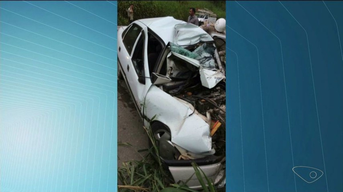 Motorista de carro morre após bater em caminhão na BR-262 no ES | Espírito Santo | G1
