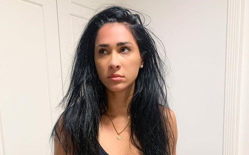 Jaque Carvalho começa a semana despenteada e em clima de preguiça ...