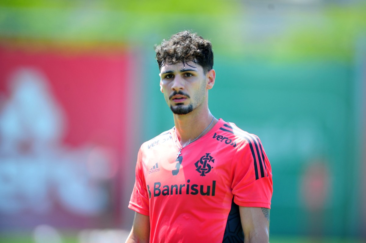 Inter anuncia renovação de contrato com Johnny | internacional | ge