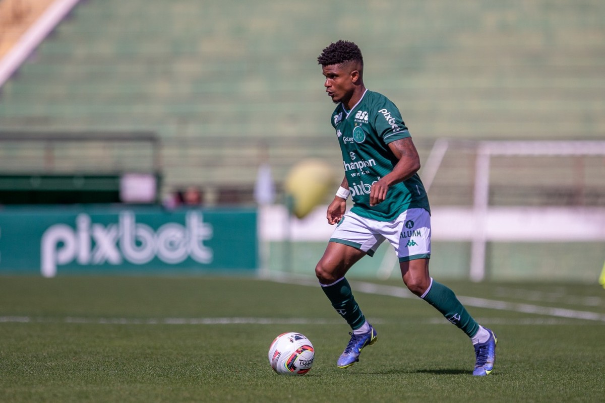 Mortes na família, frustrações em testes e chance em Portugal: a vida ...