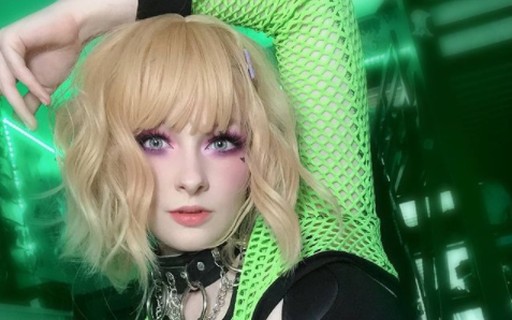 Anne Snow's Instagram, Twitter & Facebook on IDCrawl