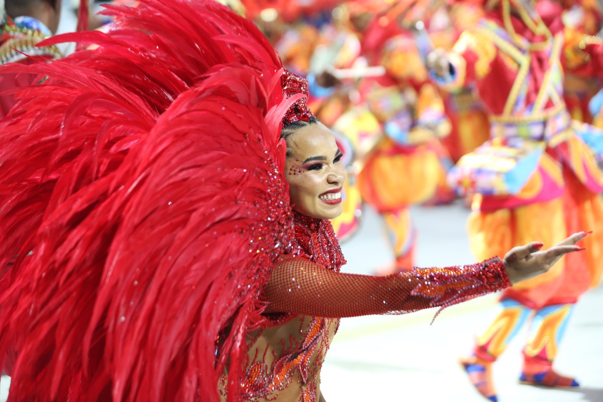 Maria Mariá estreia como rainha de bateria da Imperatriz e representa a ...