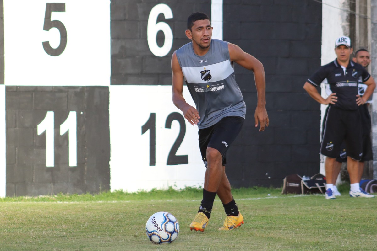 Arez volta e ABC espera por Pedra para definir time que encara Botafogo ...