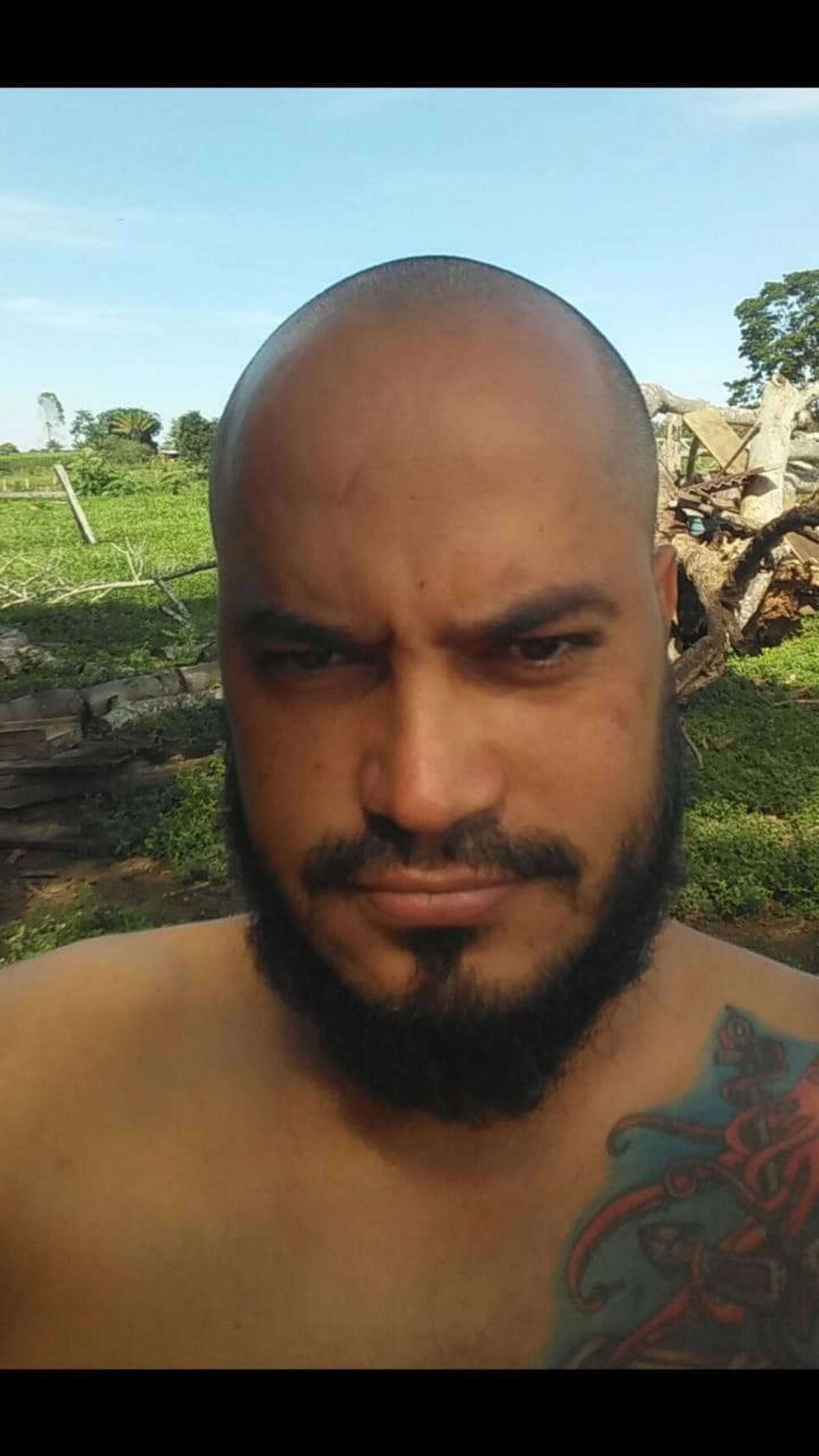 Polícia Divulga Foto De Suspeito Que Matou Vizinho Durante Briga Por