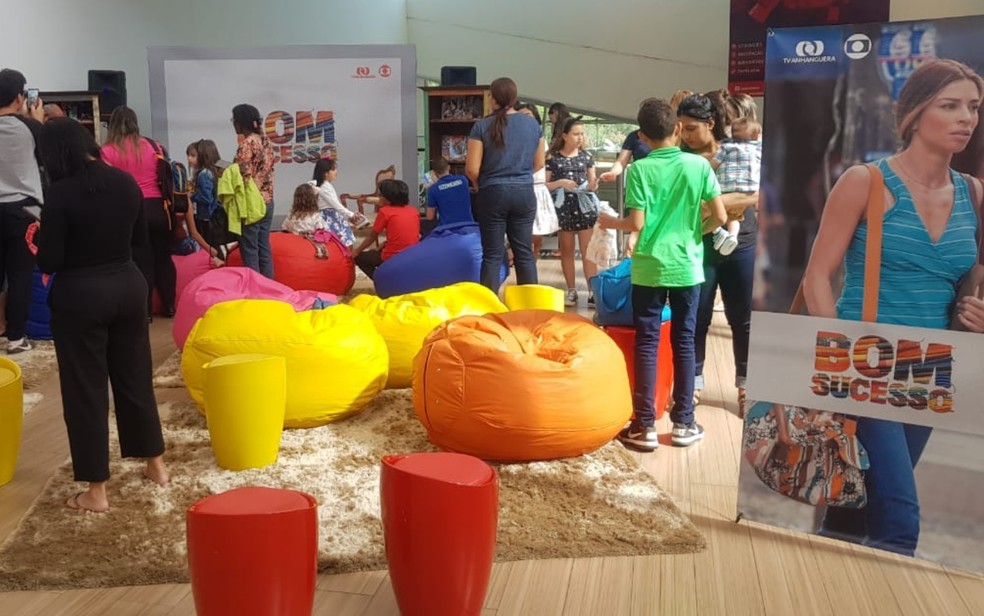 TV Anhanguera promove cantinho da leitura para público, em Goiânia ...