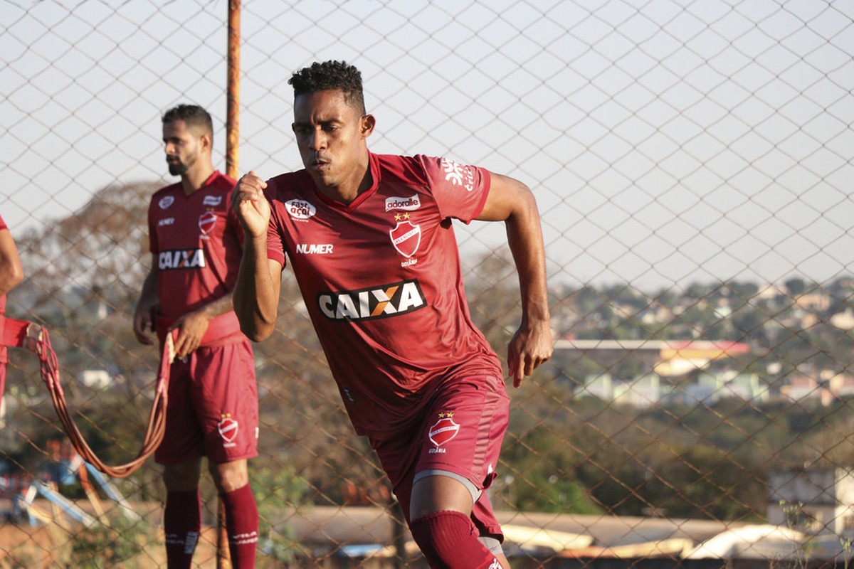 Alex Henrique vê Vila Nova mais confiante após vitória no clássico ...